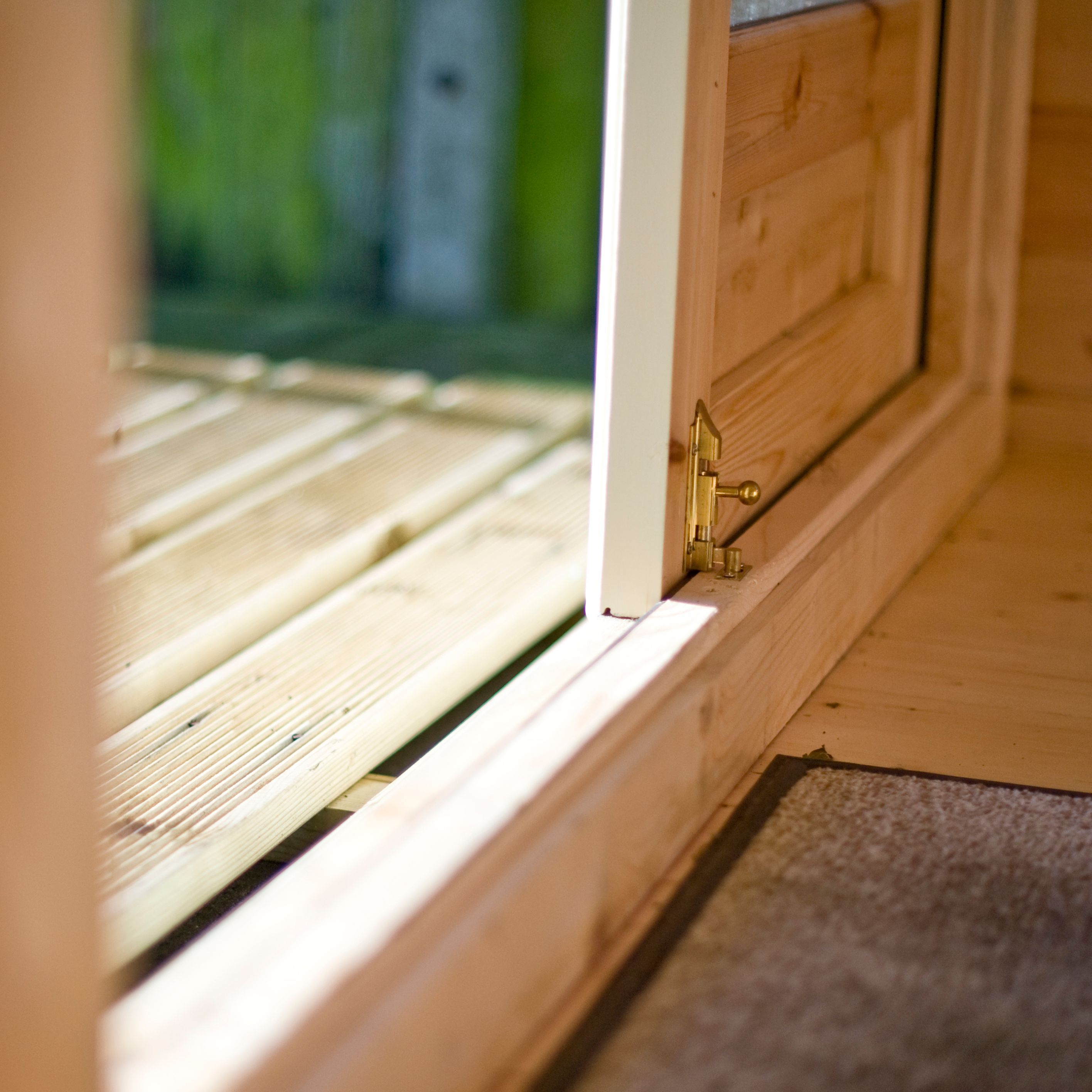 Shire Twyford 14x17 ft Toughened glass & 2 windows Apex Wooden Cabin ...