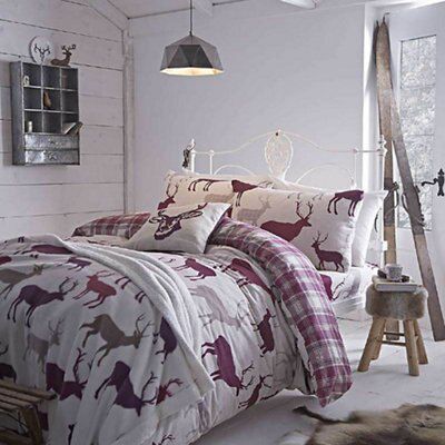 SKIP17 CL GRAMPION STAG BED SET MULBERRY | DIY at B&Q