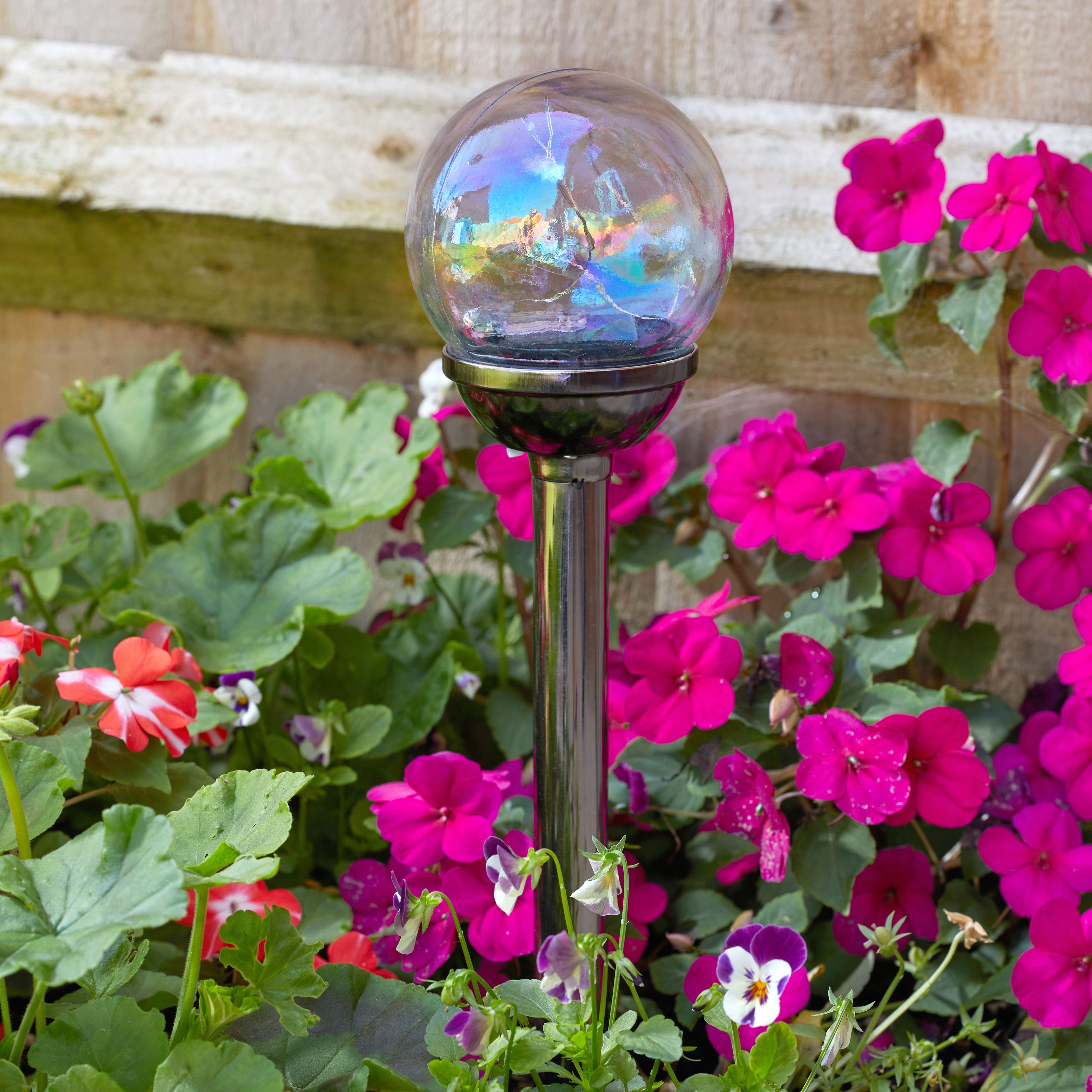 Smart Garden Iridescent effect Firefly Solar-powered LED Outdoor Stake ...
