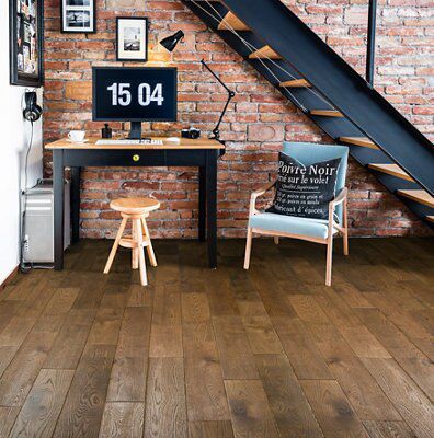 Soren Antique sienna Oak Solid wood Solid wood flooring | DIY at B&Q