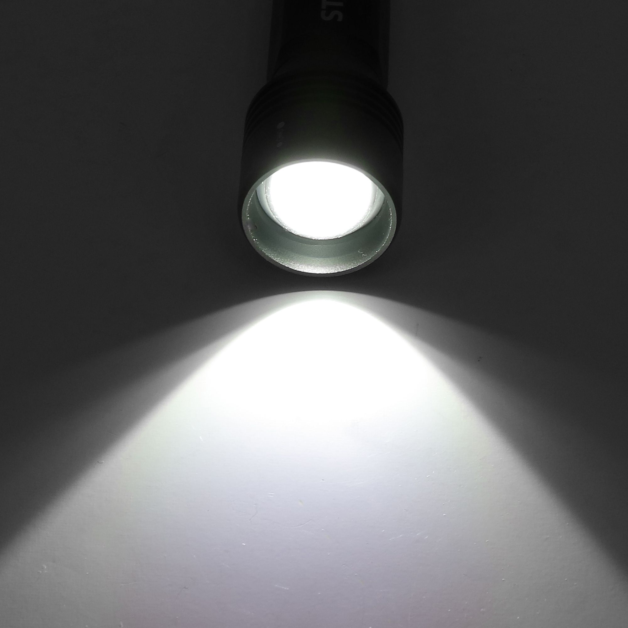 Stanley Black Rechargeable 600lm LED Battery-powered Torch