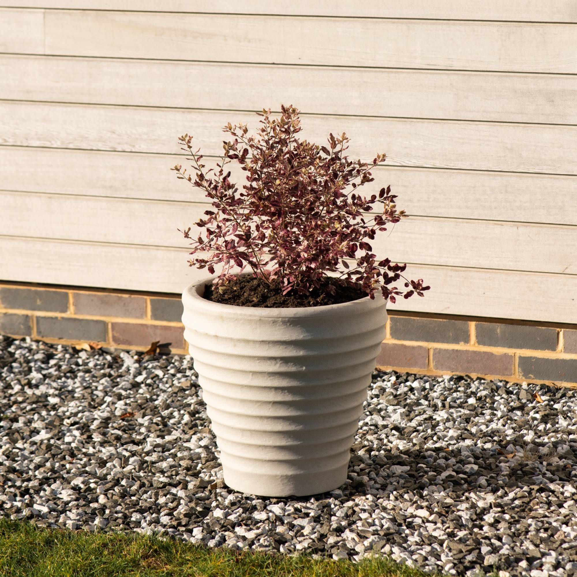 Strata Cream Stone effect Plastic resin Plant pot (Dia) 43cm, (H)41cm