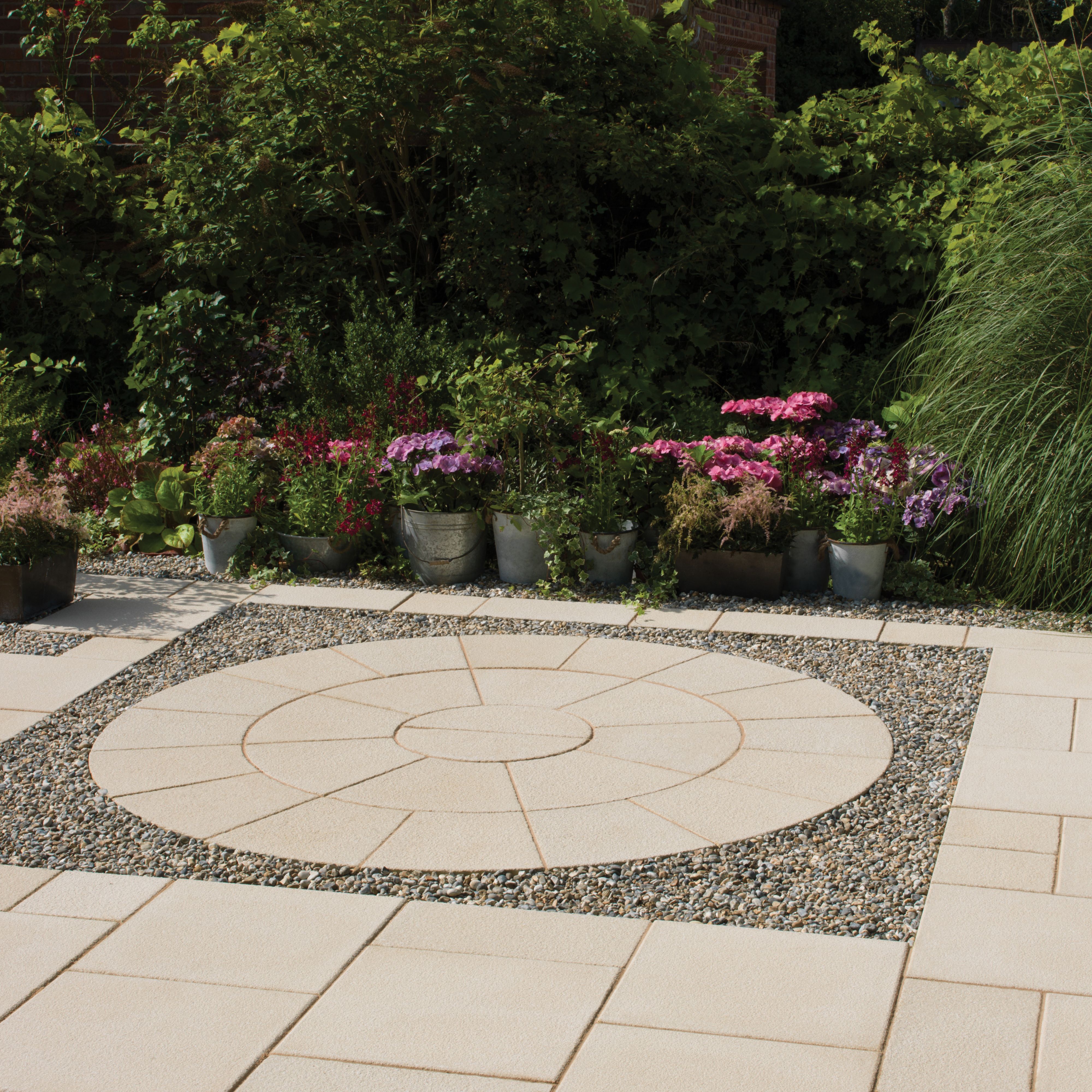 Textured Buff Paving set 4.52m², Pack of 26 | DIY at B&Q