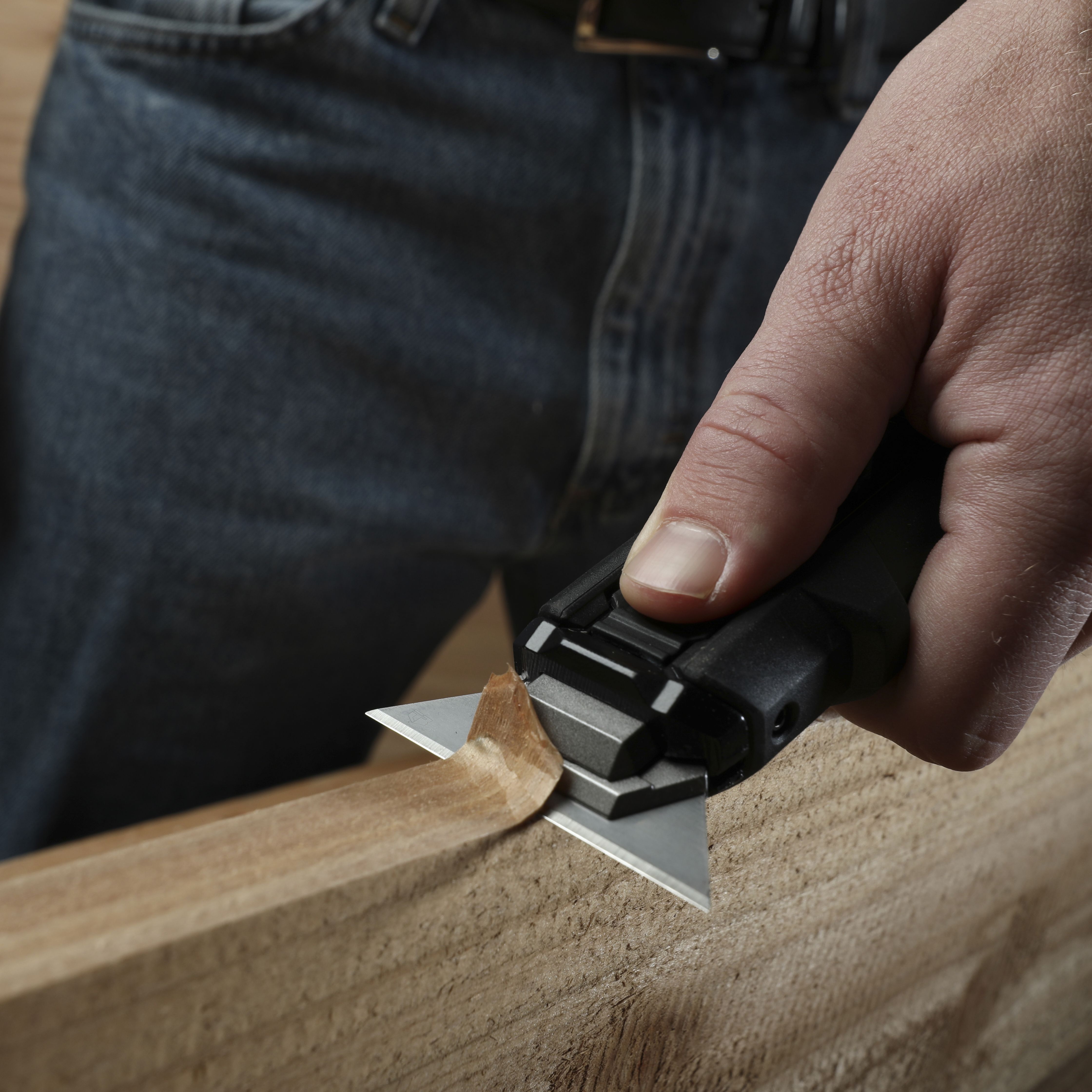 Toughbuilt Black Scraper Utility Retractable knife