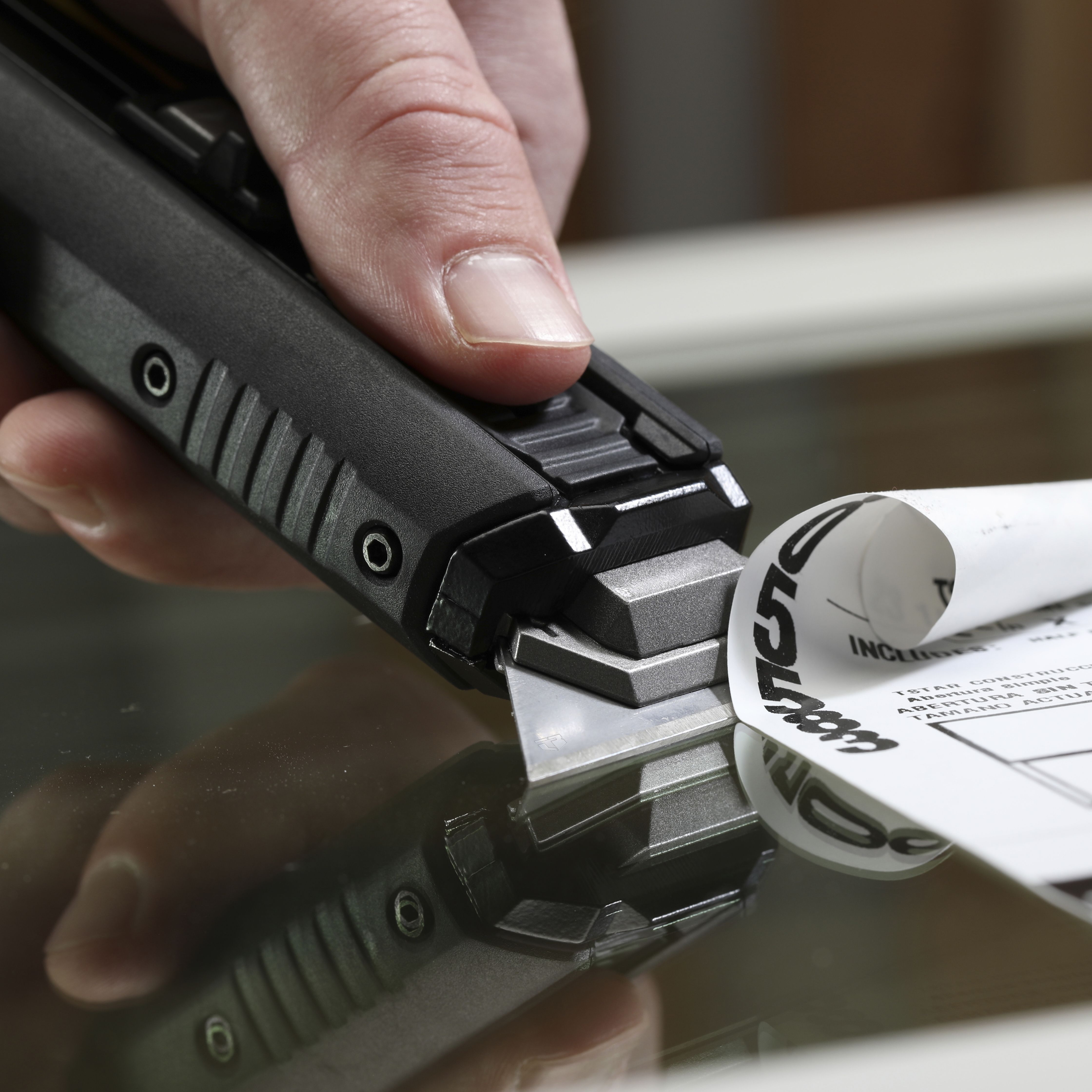 Toughbuilt Black Scraper Utility Retractable knife