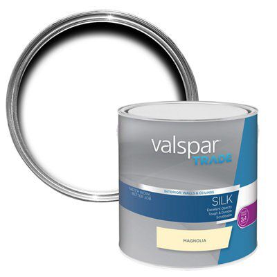 Valspar Trade Magnolia Silk Emulsion paint, 2.5L | DIY at B&Q