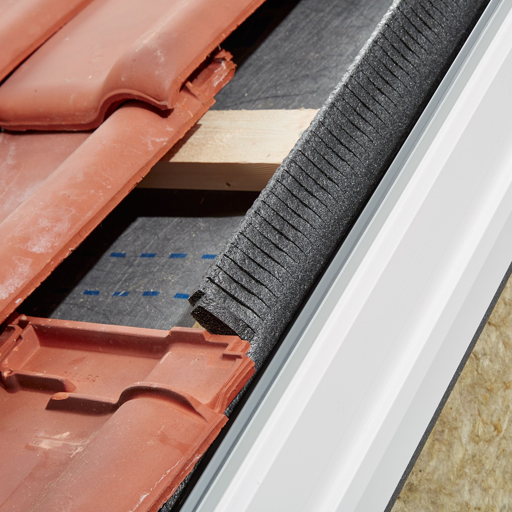 Velux Anthracite Aluminium Tile Flashing (W)1140mm x (L)1180mm