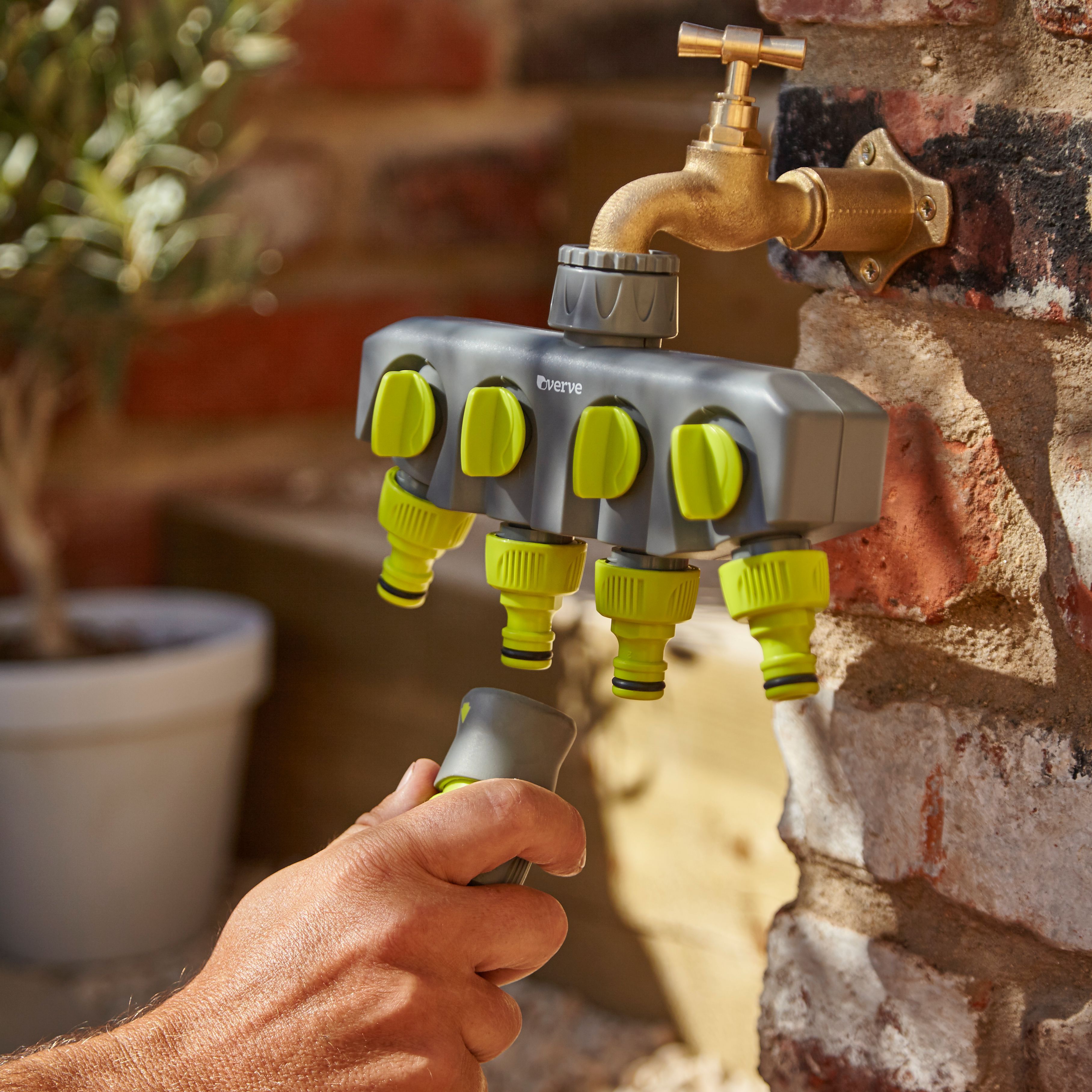 Verve 4-way hose pipe connector