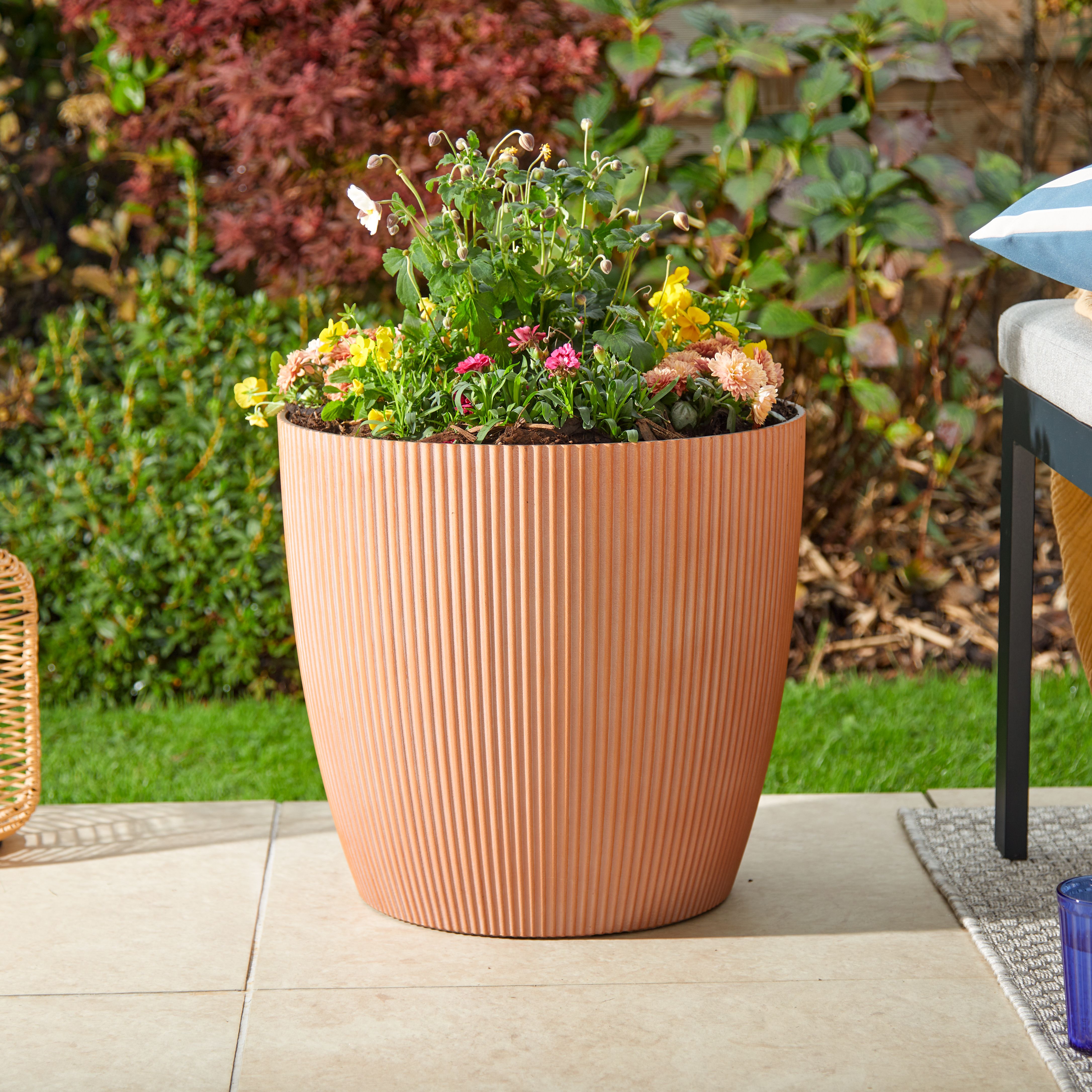 Verve Brown Ribbed Recycled plastic Plant pot (Dia) 43cm, (H)40cm