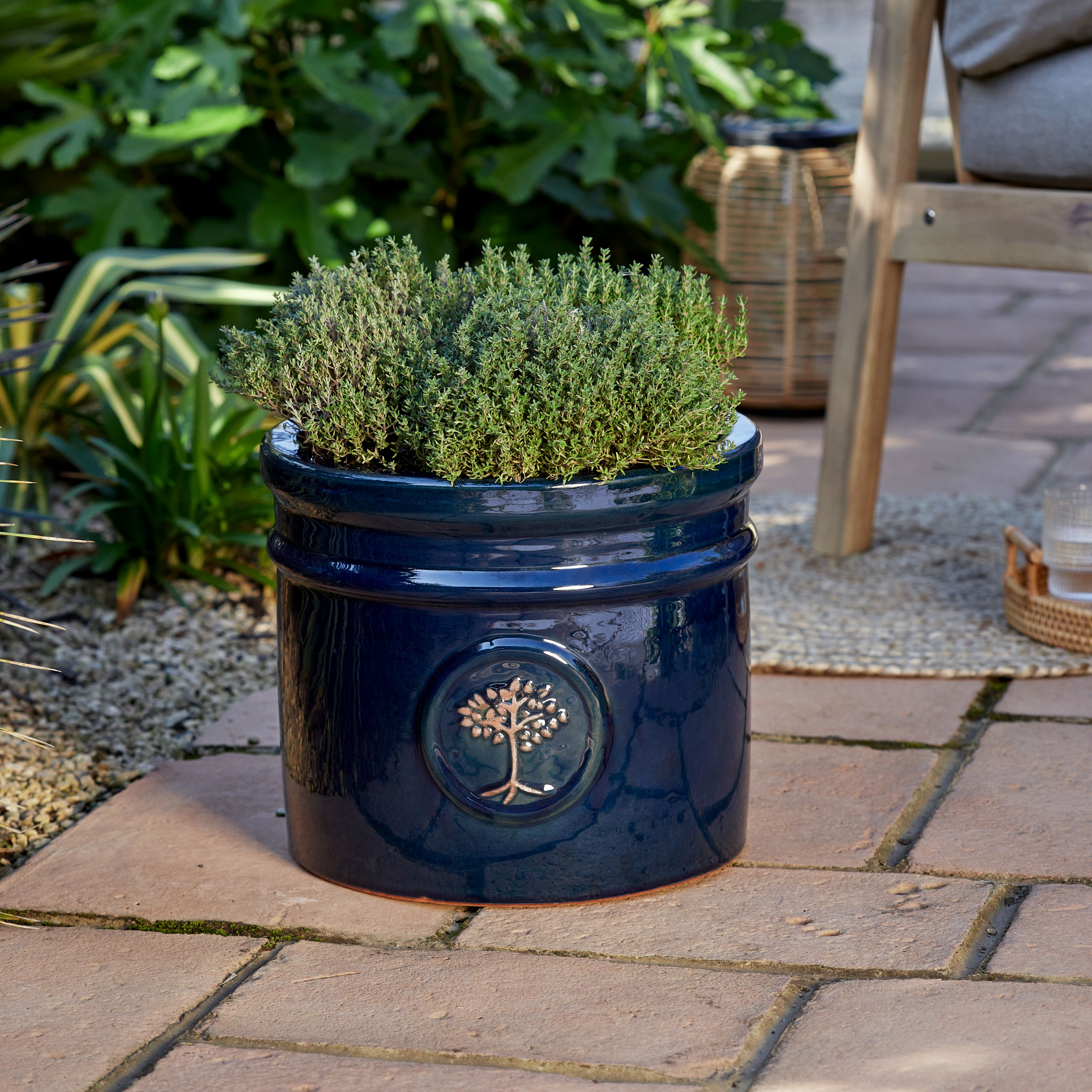 Verve Painted Navy Ceramic Plant pot (Dia) 30cm, (H)26cm