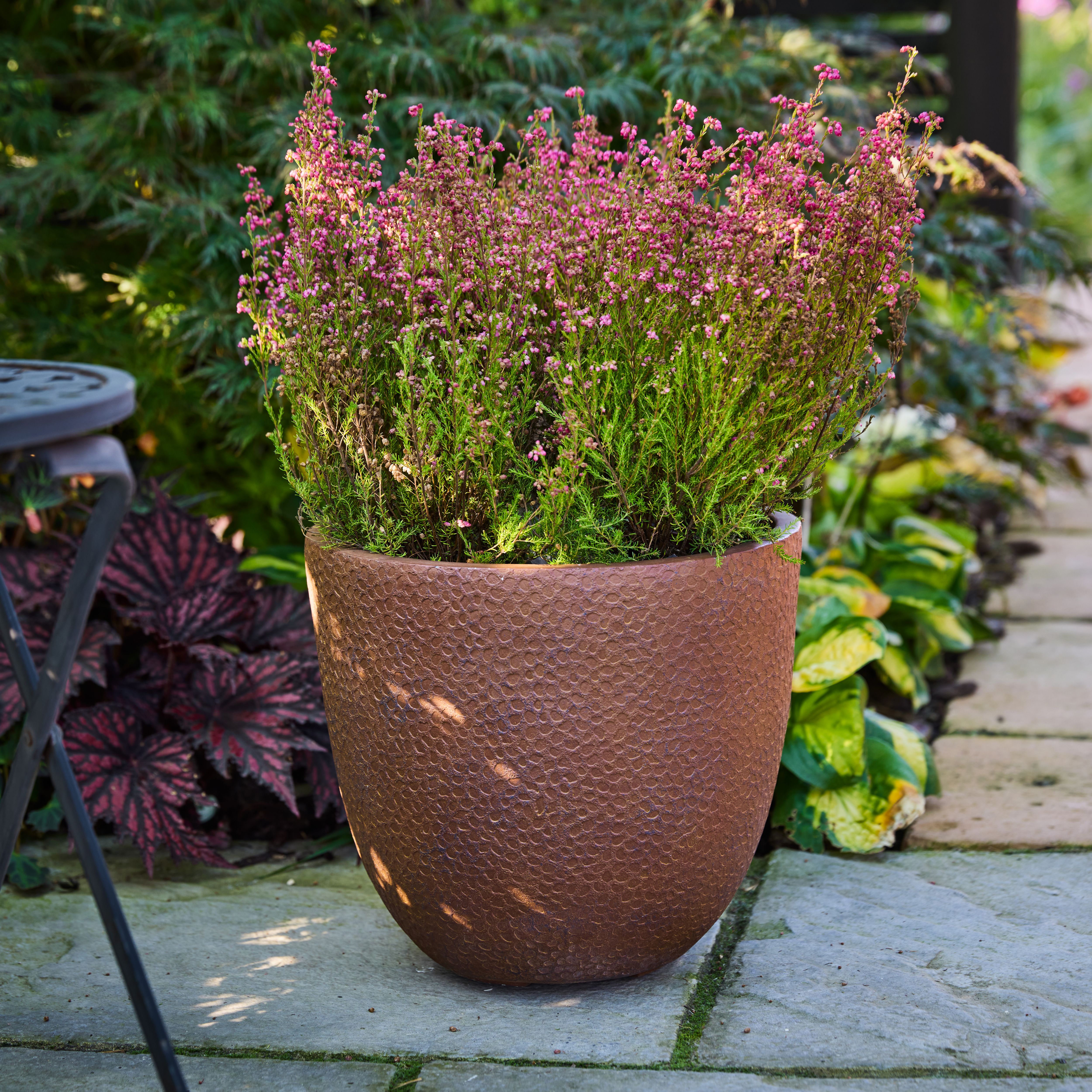 Verve Rust Volcanic Fibreclay Plant pot (Dia) 30cm, (H)28cm
