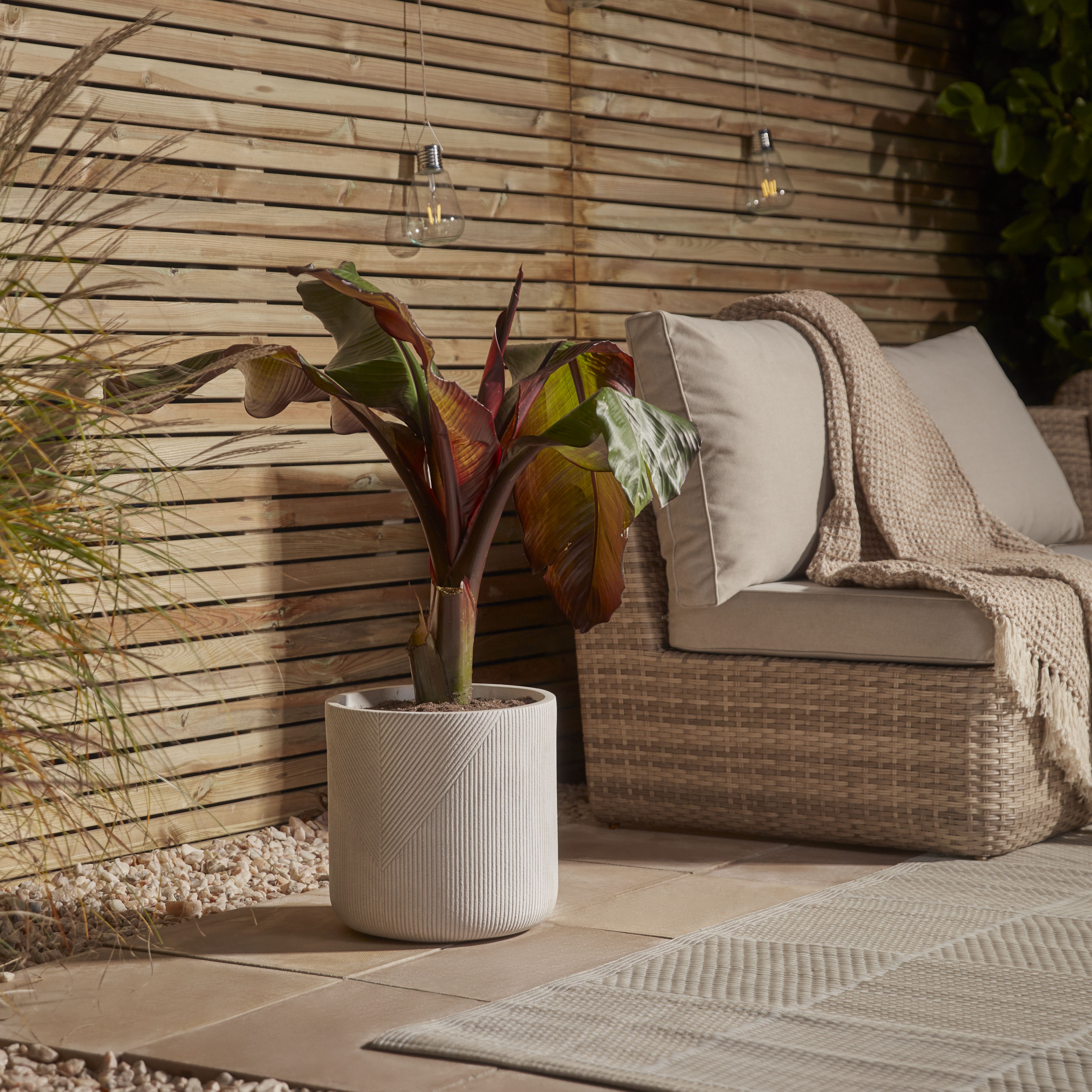 Verve White Fibreclay Plant pot (Dia) 30cm, (H)30cm