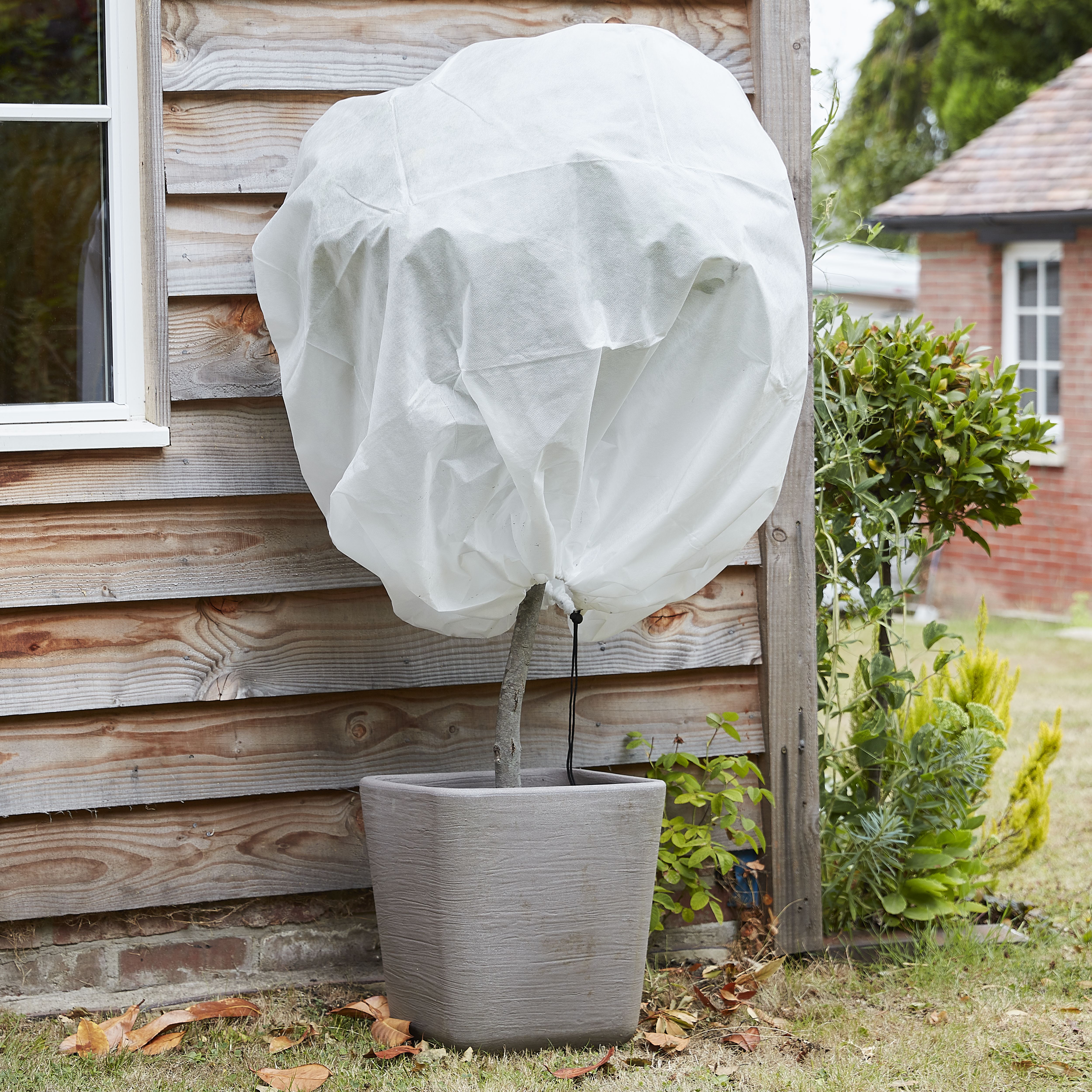 Verve White Plastic Fleece, (L)2m (W)1.5m, Pack of 3