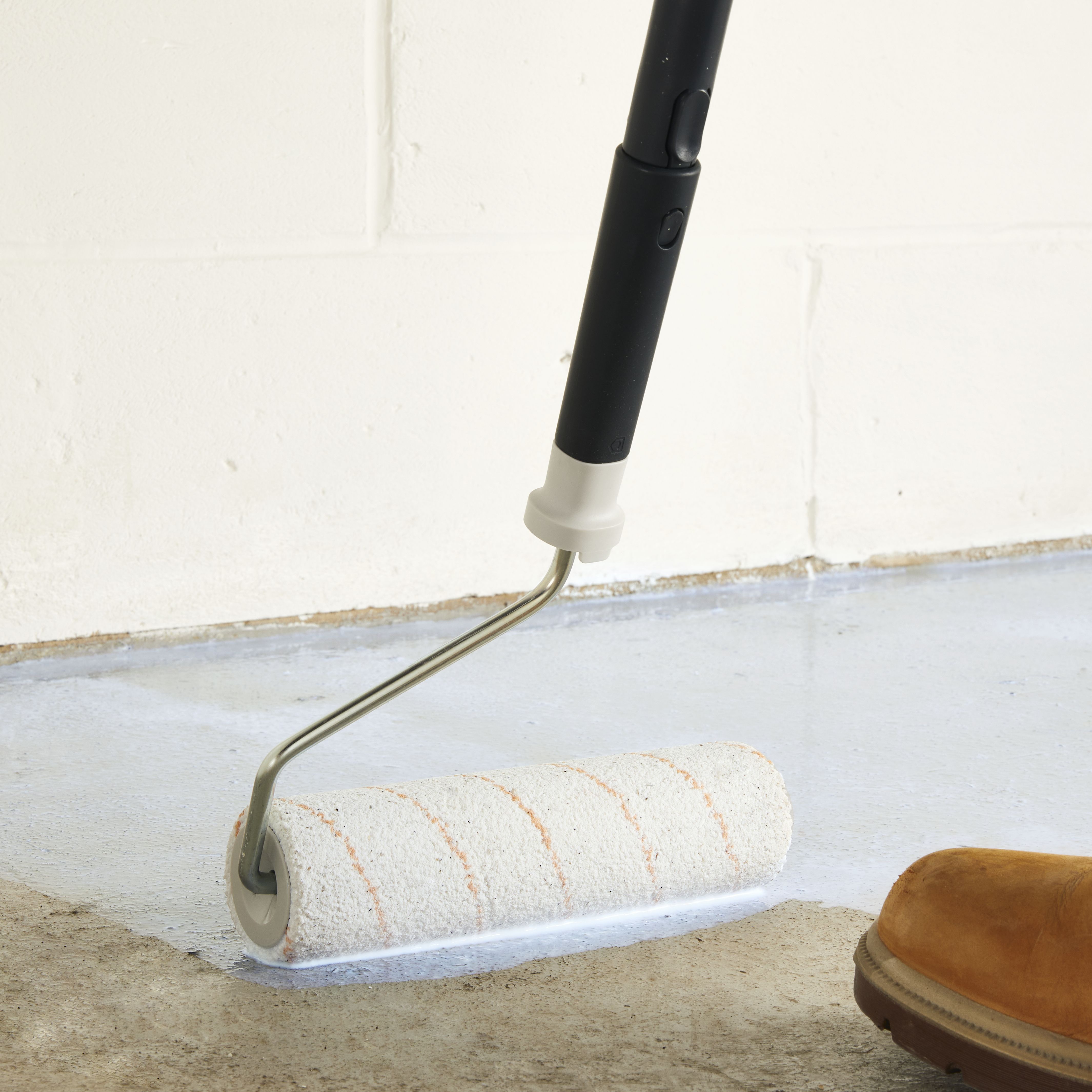 Volden Concrete seal & floor levelling White Primer, 2L, 2kg Jerry can