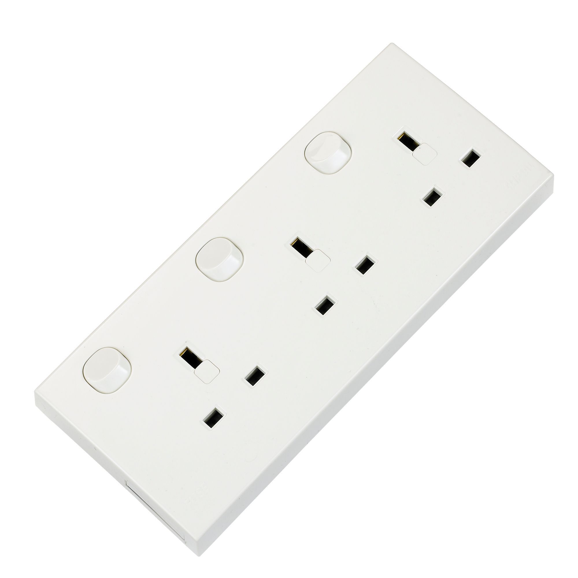 Volex 13A White Converter socket | DIY at B&Q