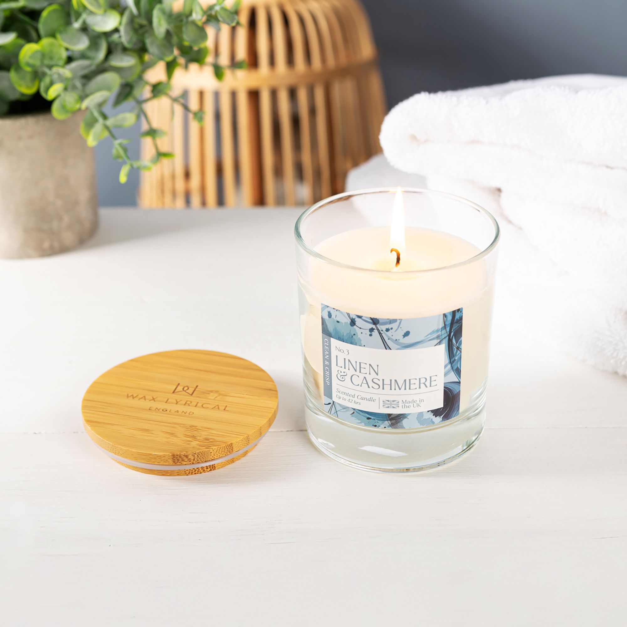 Wax Lyrical Linen & cashmere Medium Jar candle