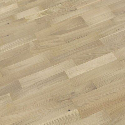 White Oak effect Real wood top layer flooring | DIY at B&Q