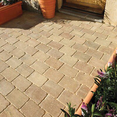 Woburn rumbled Red Block paving (L)100mm (W)134mm, Pack of 672 | DIY at B&Q