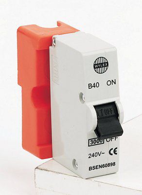 Wylex 40A Miniature circuit breaker | DIY at B&Q