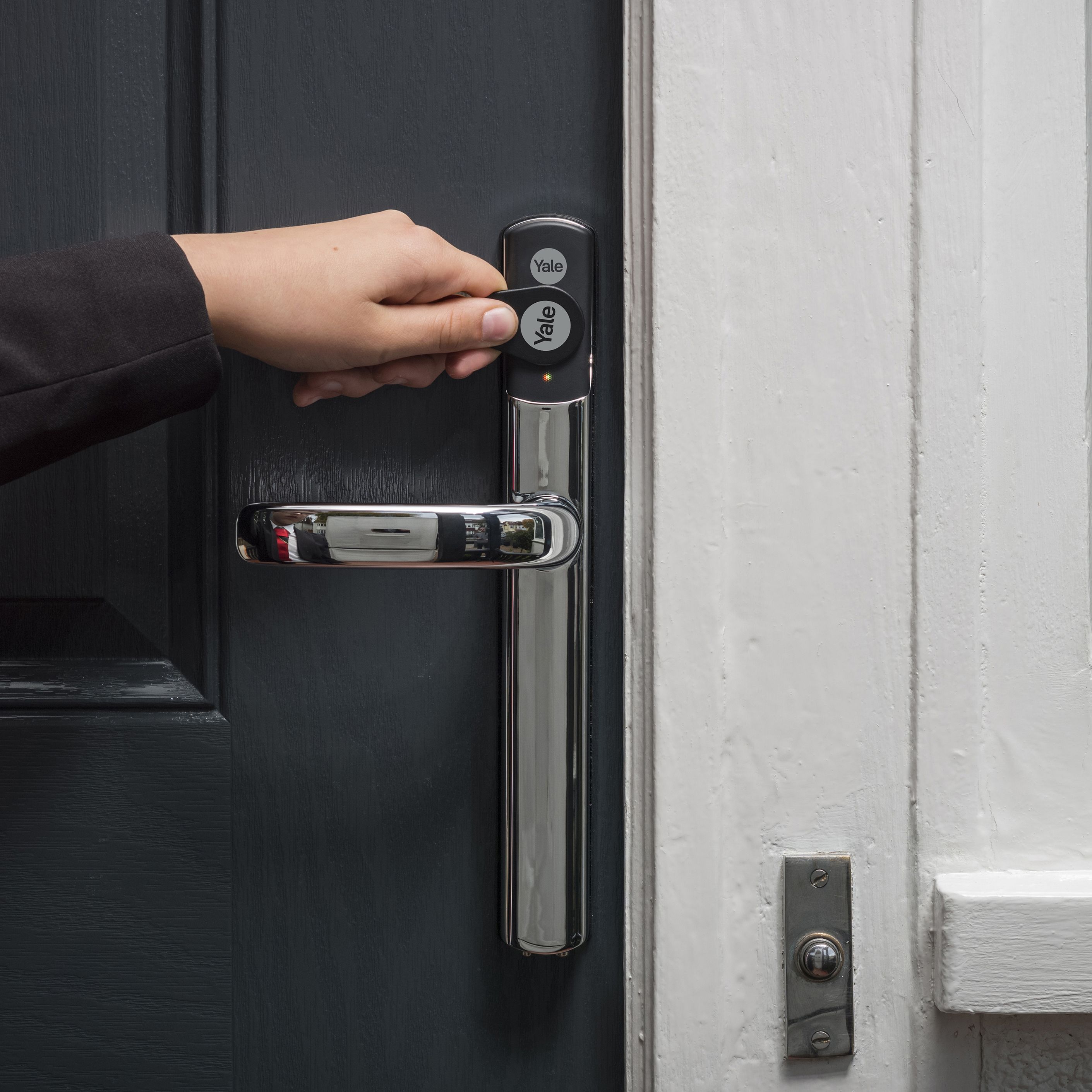 Yale Conexis L2 Polished Chrome Chrome-plated Smart Digital door lock