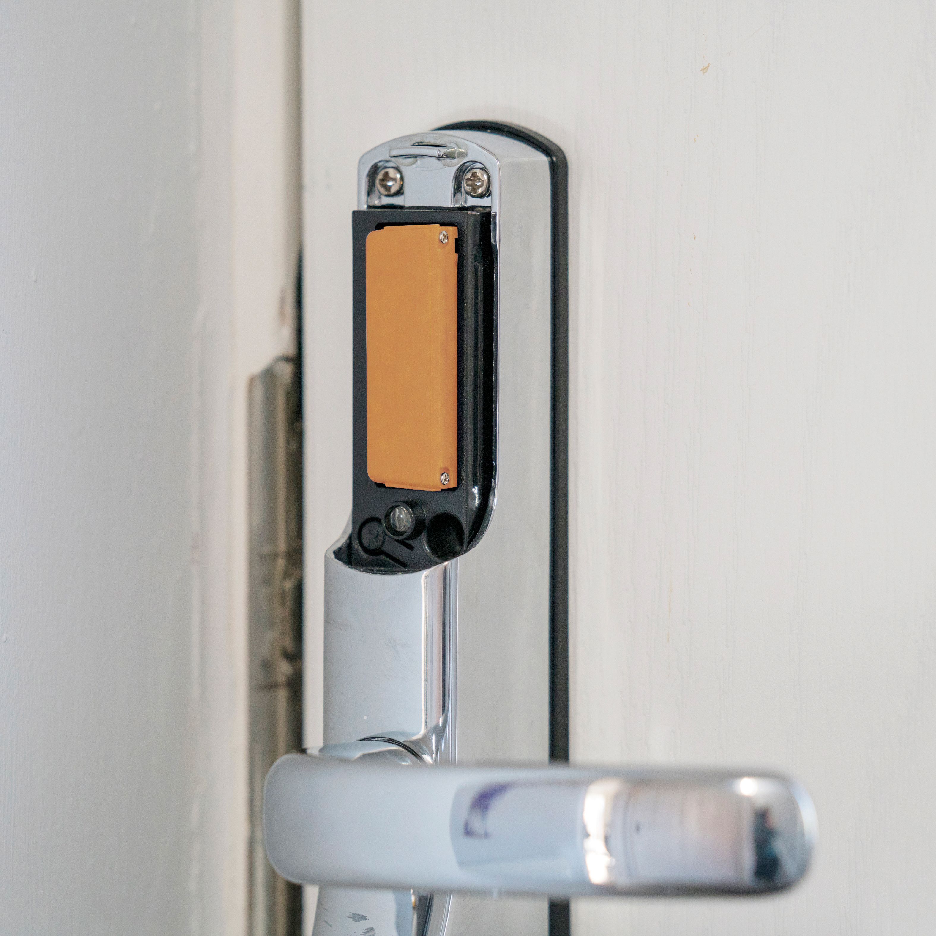 Yale Conexis L2 Polished Chrome Chrome-plated Smart Digital door lock