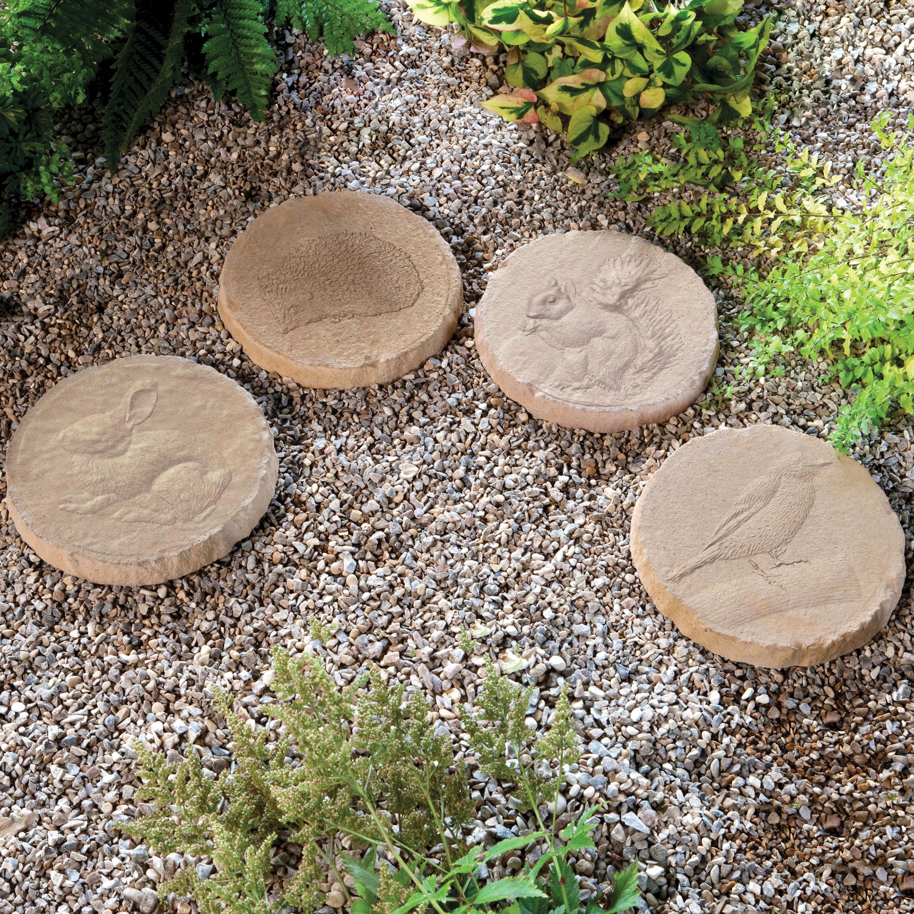 York Gold Single size Hedgehog Round Stepping stone 0.07m²