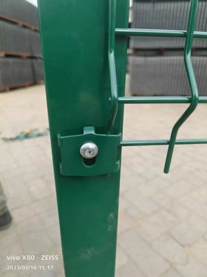 1.8m High V Mesh Security Fence Post - Powder Coated Green, Anti-Climb ...