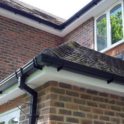 10 x Black Ogee Fascia Gutter Brackets, Freeflow 135mm Rain Water Systems