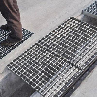 100 x 80cm Heavy Duty Galvanized Steel Rectangular Drain Cover Grate at B&Q