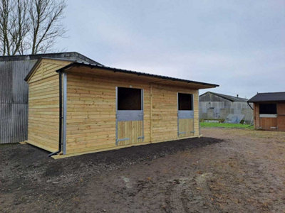 12' x 24' Mobile Stable Block Apex | DIY at B&Q