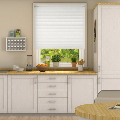 152cm Drop, 25mm Slat PVC Venetian Blind 85cm White | DIY at B&Q