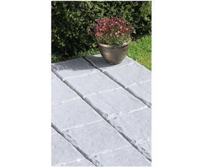 16 x Plastic Patio Stepping Stones - Weatherproof Concrete Effect Anti ...