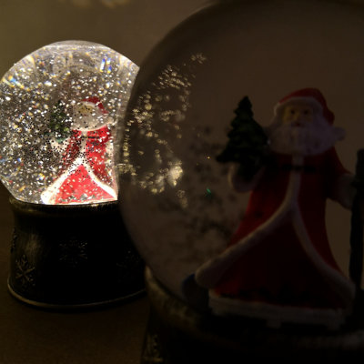18cm Snowtime Dual Power LED Christmas Glitter Water Spinner Snow Globe ...