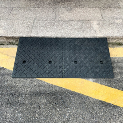 1Pc Grid Design Rubber Kerb Ramp for Road and Steps