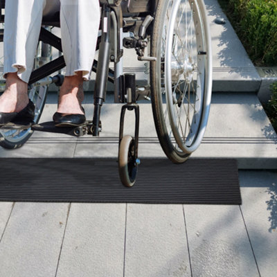 1Pc Weather Resistant Rubber Kerb Ramp 90cm(W) x 20cm(D) x 3cm(H)