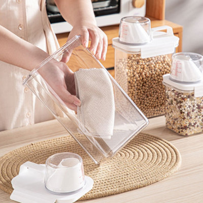 2.3L Airtight Food Storage Containers 13cm W x 8cm D x 30cm H