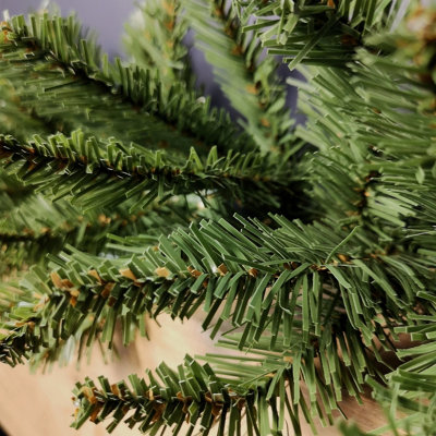 2.7m x 25cm Plain Green Christmas Garland with 200 Bullet Tips