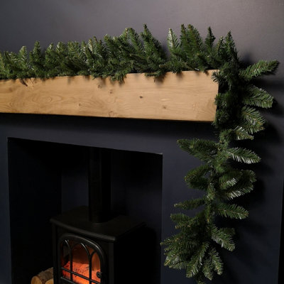 2.7m x 25cm Plain Green Christmas Garland with 200 Bullet Tips