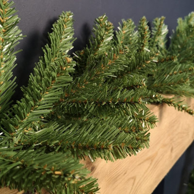 2.7m x 25cm Plain Green Christmas Garland with 200 Bullet Tips