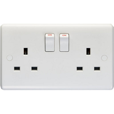 2 Gang Double Pole 13A Switched UK Plug Socket - WHITE PLASTIC Wall ...