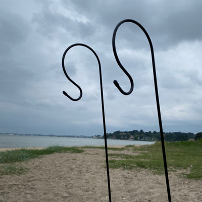 Buy 2 x Shepherds Crook Black Metal Garden Border Hooks (1.5m) at B&Q