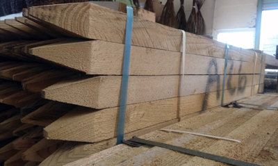 20 x Square & Pointed Wooden HC4 Pressure Treated Tree Stakes/Posts - 1 ...