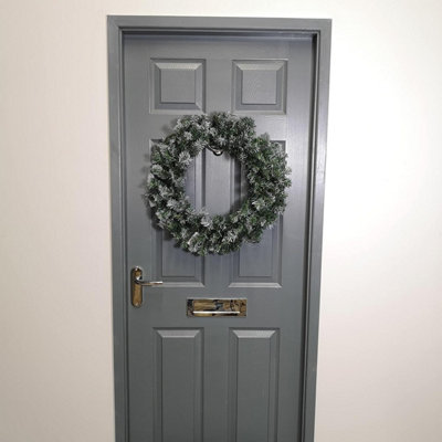 24" PVC Christmas Wreath With 160 Tips & Snow Effect