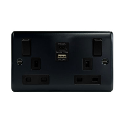 2G 13A Switched Socket USB + TYPE C Matt Black