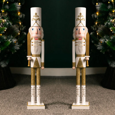 2X WOODEN NUTCRACKERS DECORATION - WHITE