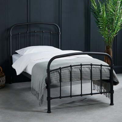 3 Feet Halston Single Bed - Metal - L200 x W101 x H113 cm - Black