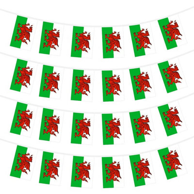 3m Wales Welsh Dragon Polyester Flag Bunting | DIY at B&Q