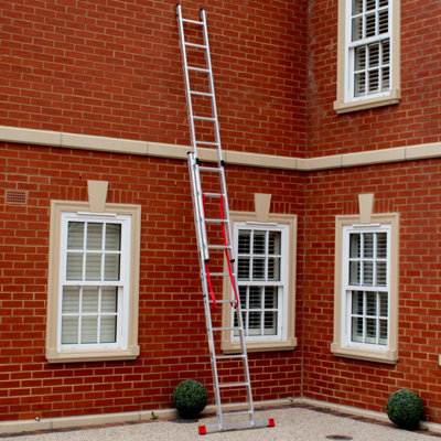 4.60m Rung Home Master 2 Section Extension Ladder | DIY at B&Q