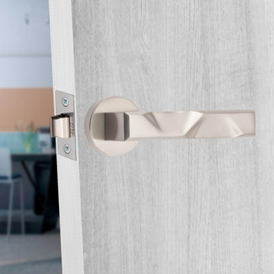 4 Set Nova Design Door HandlesInternal Sets With Latch and BB HInges ...