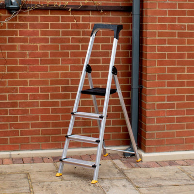 4 Step Trade Master Pro Platform Step Ladders | DIY at B&Q